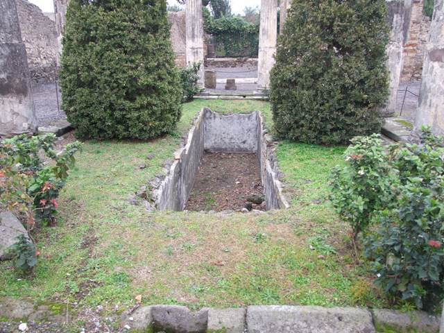 VI.6.1 Pompeii. December 2007. Looking north across pool in peristyle ...